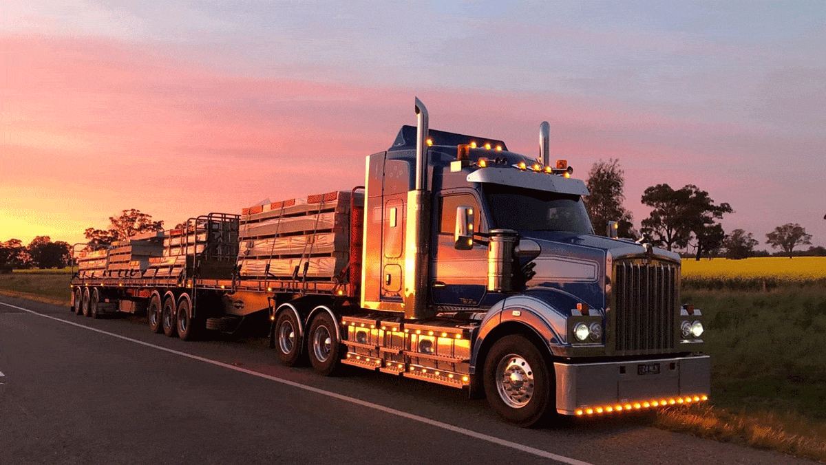 #PicOfTheDay - Tracy Moldoveanu - Big Rigs